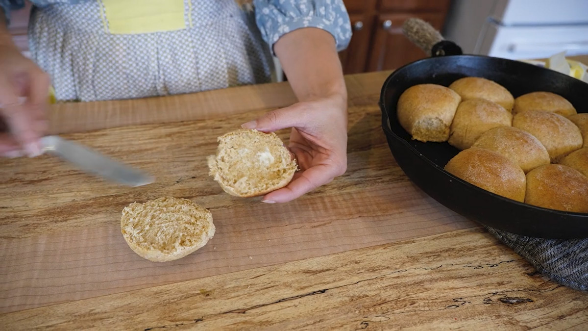 Grandma's Easy Homemade Dinner Rolls (With Fresh-Milled Flour)
